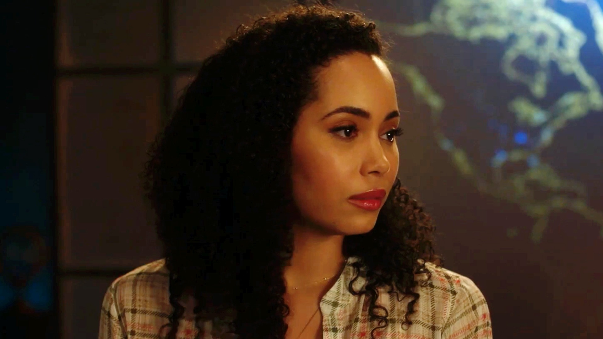 Charmed: Season 2 Episode 9 Trailer - Rotten Tomatoes