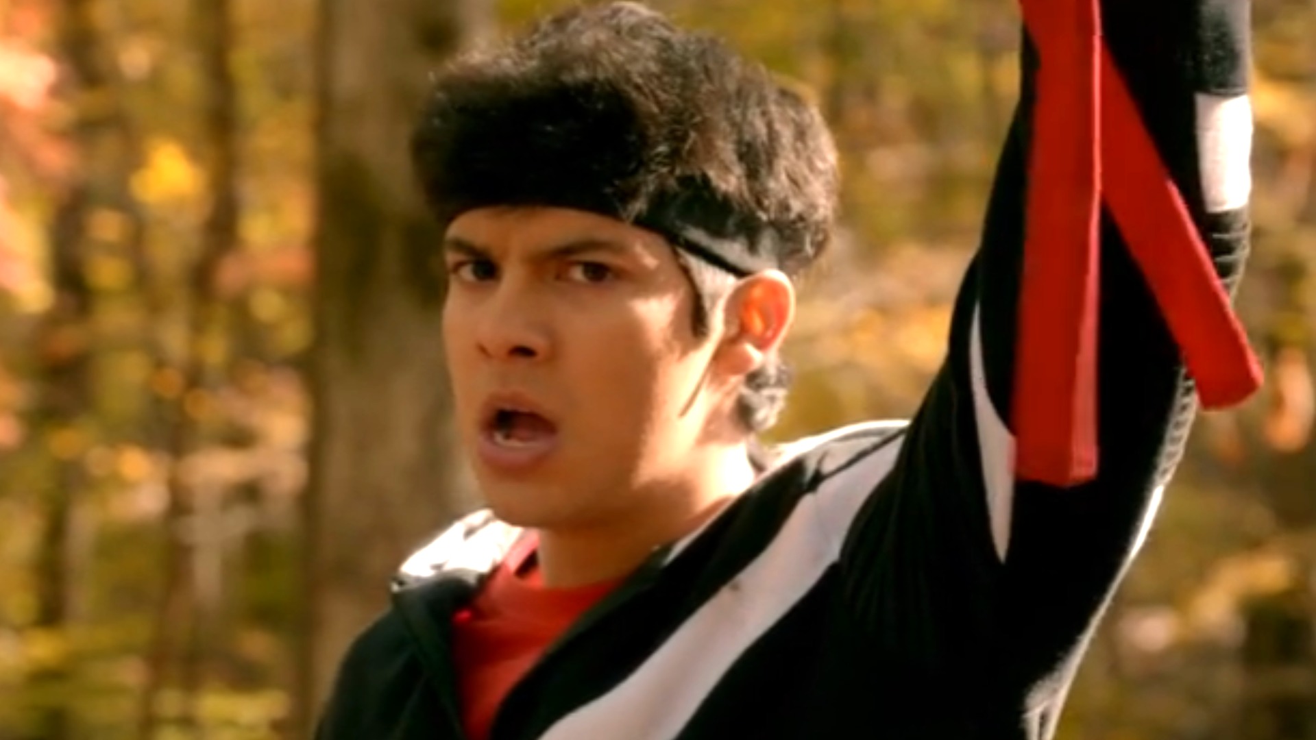 Cobra Kai: Robby & Sam Kiss Scene - Trailers & Videos - Rotten Tomatoes